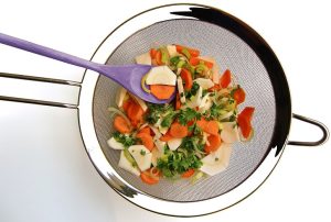 Colander vs Strainer (Types and Uses) - Cooking Top Gear